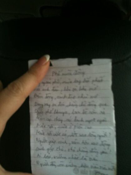 The mysterious note from a stranger. Hanoi, Vietnam